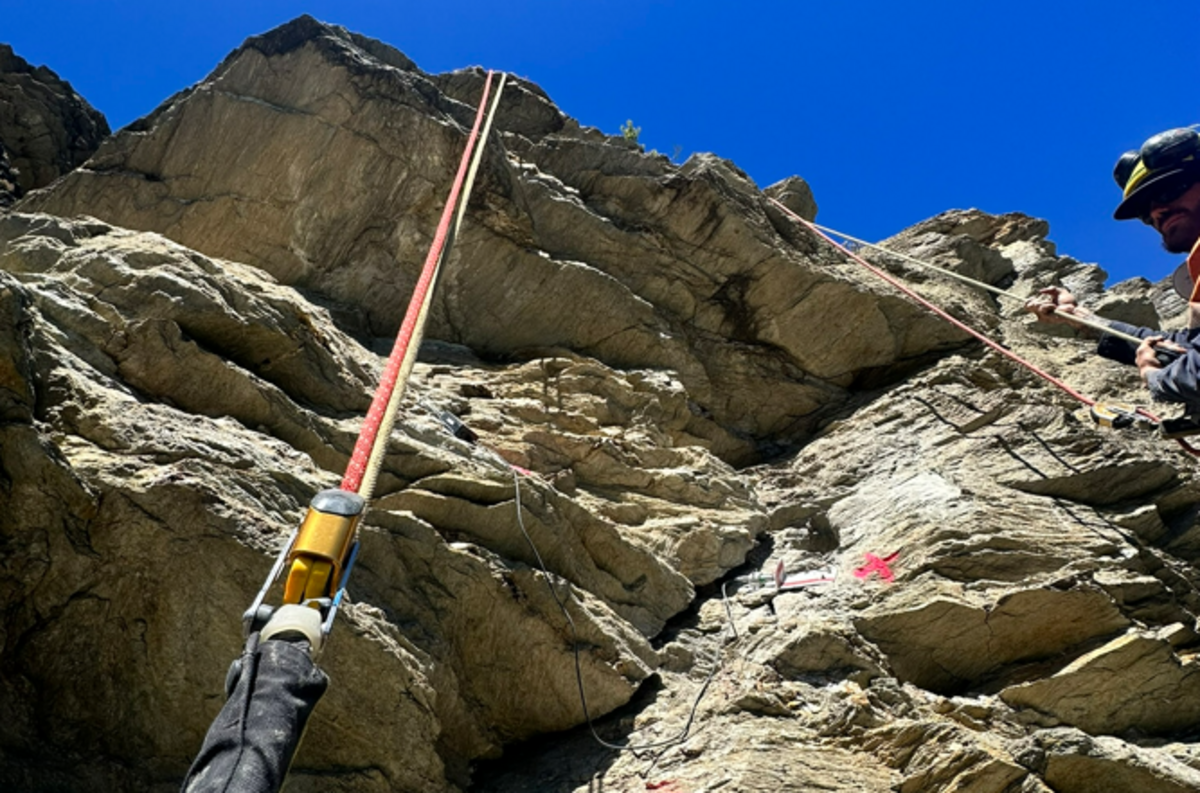 Rock Scaling to Cause Delays on Nevis Bluff